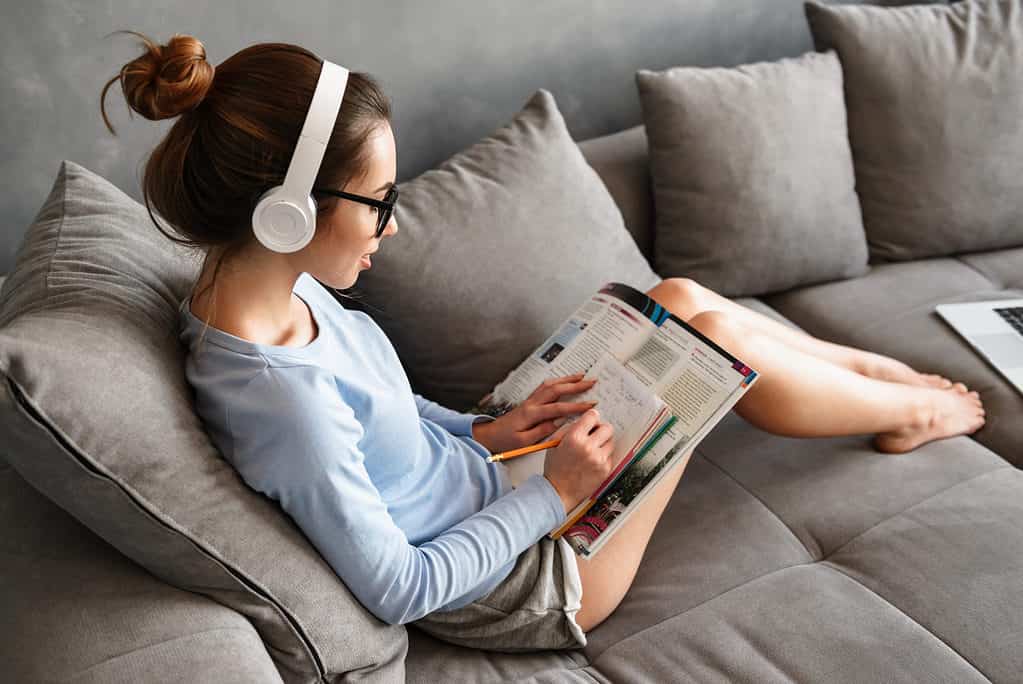 Reading Versus Listening Which Is Better For Learning 
